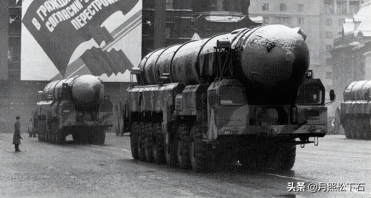 How powerful was the Soviet army at its peak?Without U.S. checks and ...