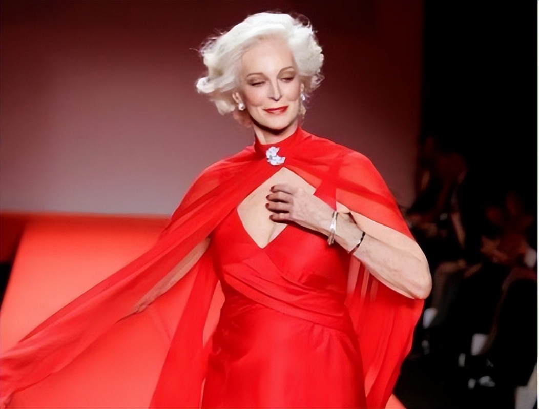 The 92-year-old supermodel Carmen laughs at herself that she has the ...