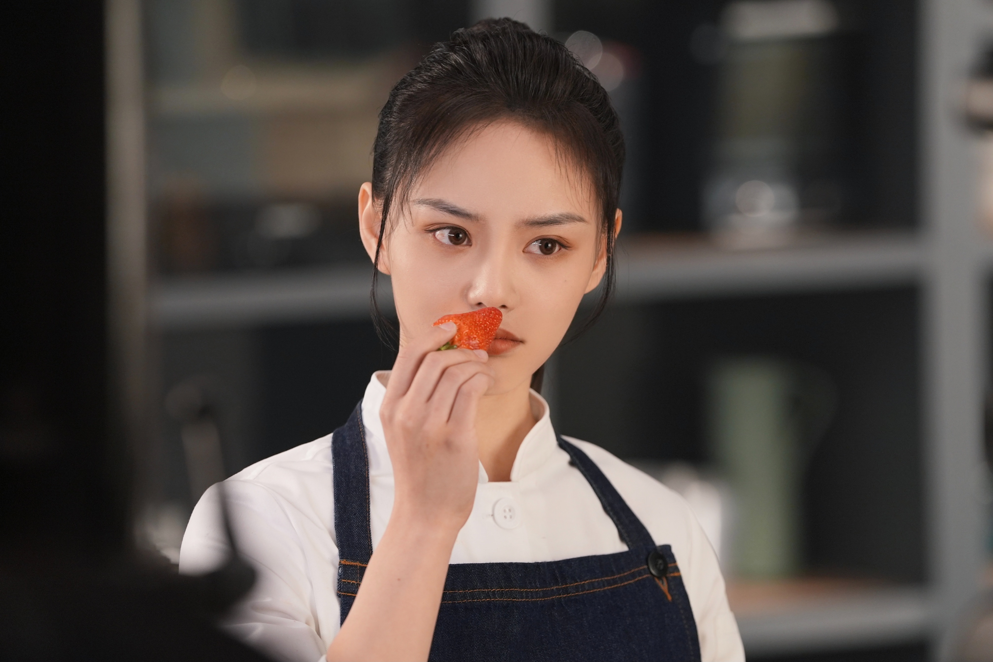 Kung Fu girl Liang Bi appeared in the mirror Nicholas Tse endorsed the ...