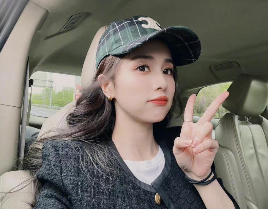 White Deer Wang Hedi cooperates with "Wrong"!Gentle reporter chasing ...