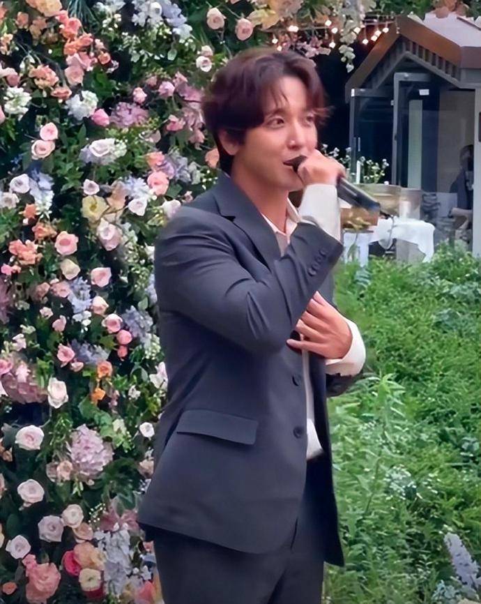 Actress Zhang Na's wedding exposure, full of temperament, dressed in a ...