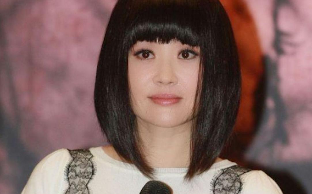 Lied to us for 62 years! Taking off wigs and removing heavy makeup ...