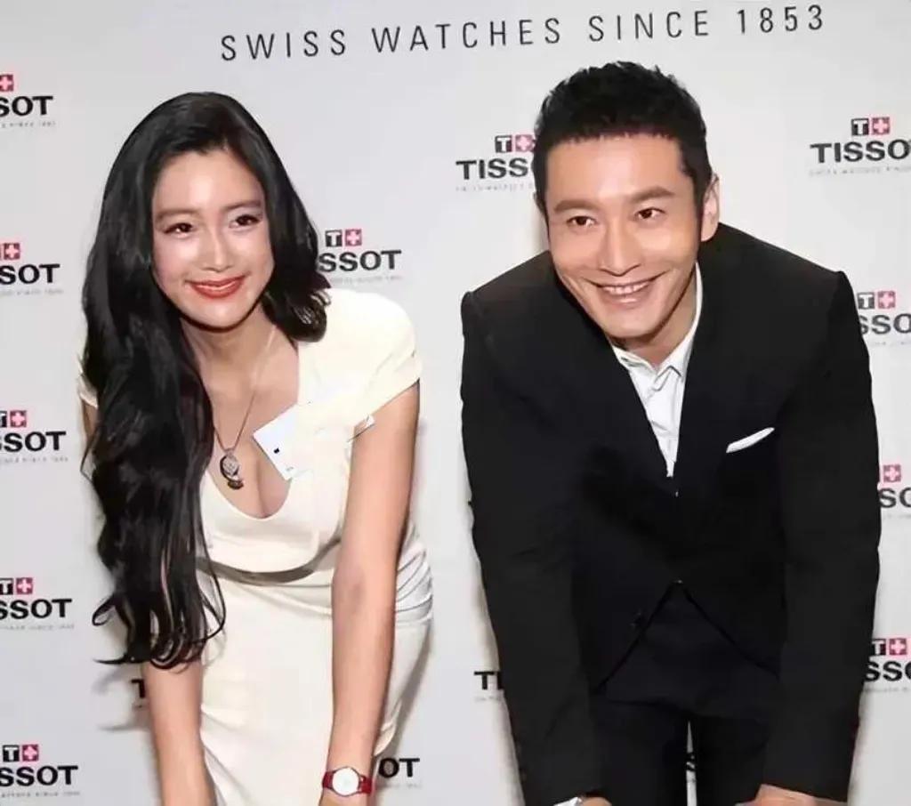 How seductive is "Asia's No. 1 Beauty" Li Chengmin? Wearing a hip skirt ...