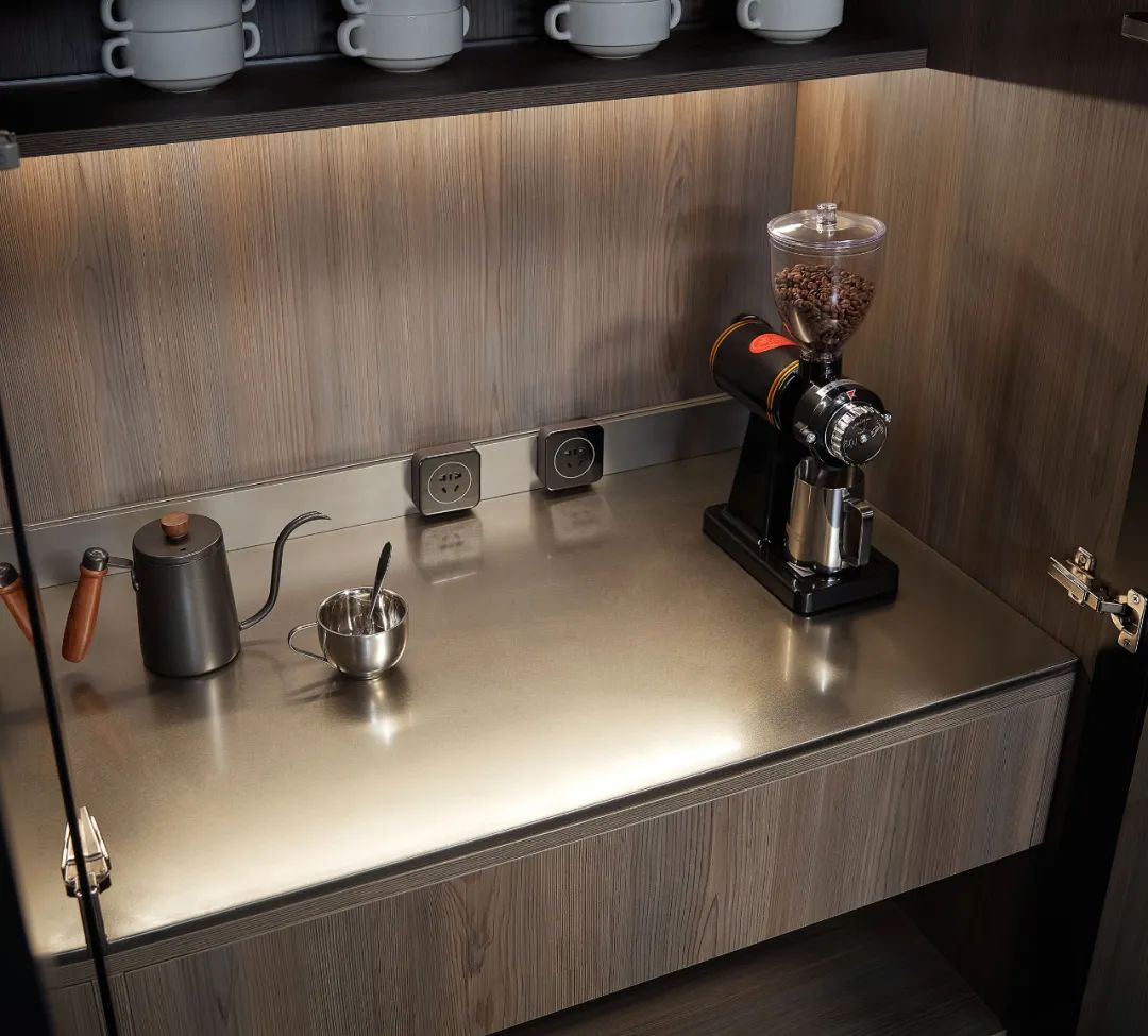 3 Stunning Modern Kitchen Cases - iNEWS