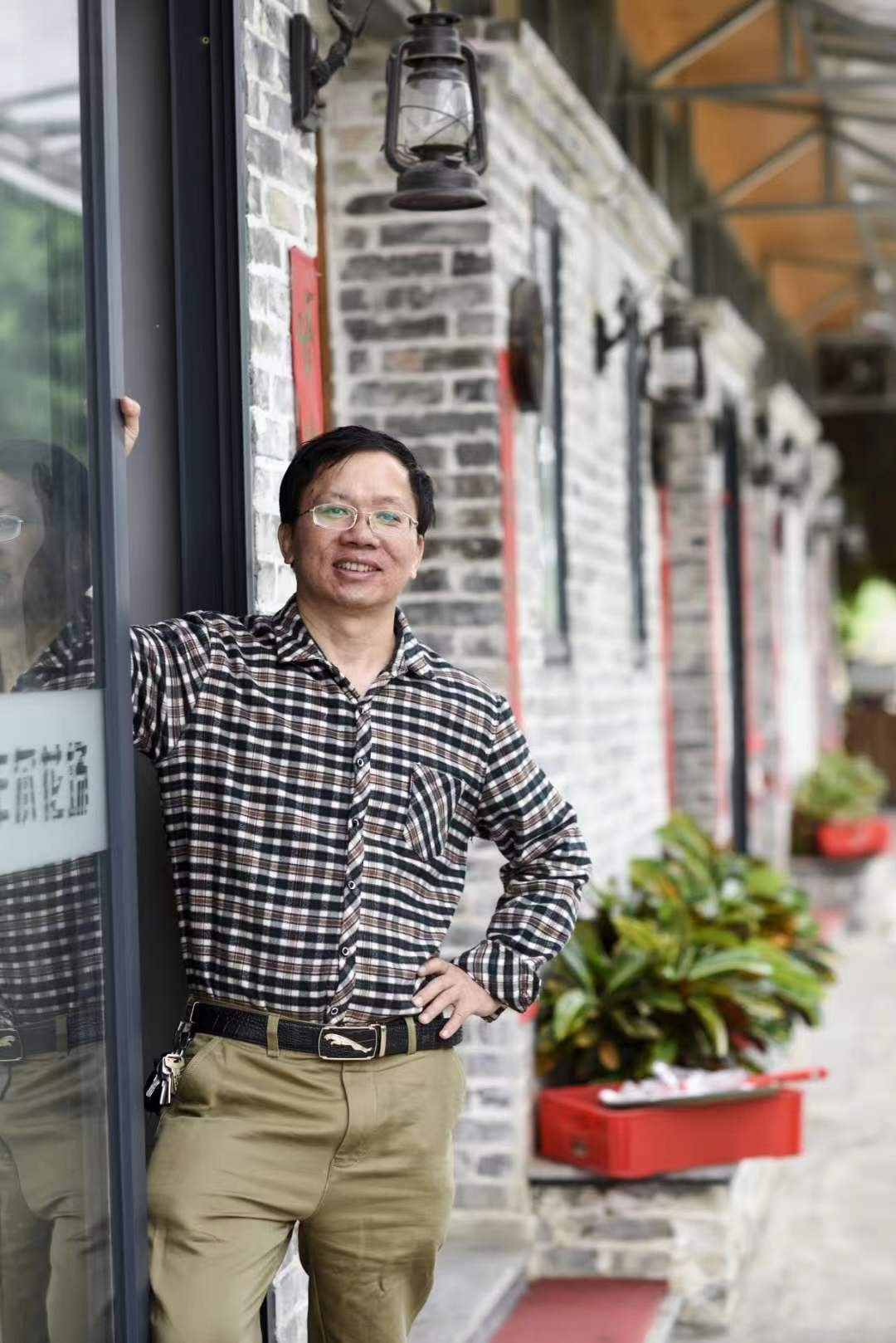 Liu Yuping: What Is Literature (Two Songs) - iNEWS