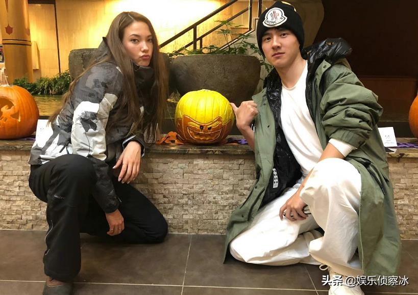 The champion Gu Ailing and Liu Haoran took a group photo, and took a ...