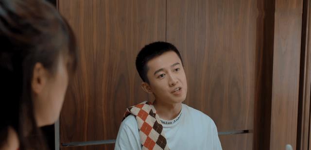 Sentence: Looking for Marathon to be the peacemaker, Qi Heng's head is ...