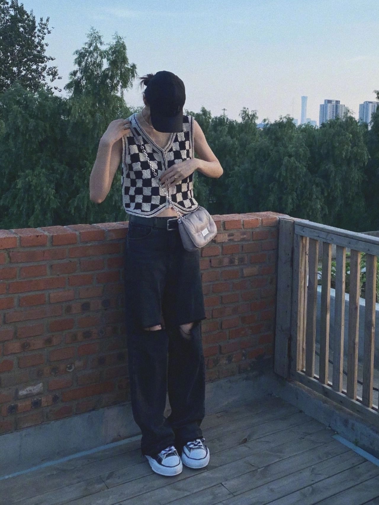 Ouyang Nana/Cheng Xiao/Wang Churan carry the same bag - iNEWS