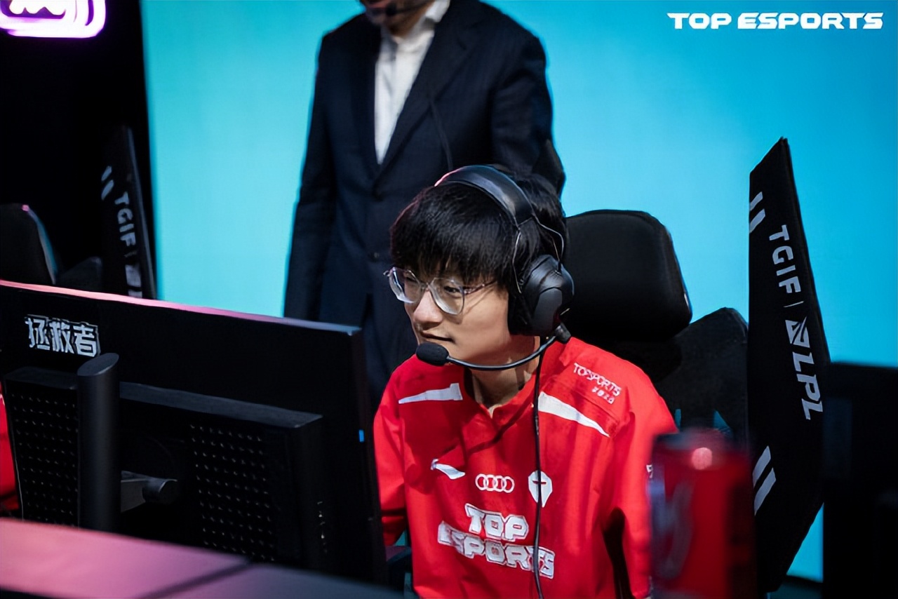 來自Tabe的「復仇」？BLG臨戰換主教練，對戰RNG勝算飆升！ - 資訊咖