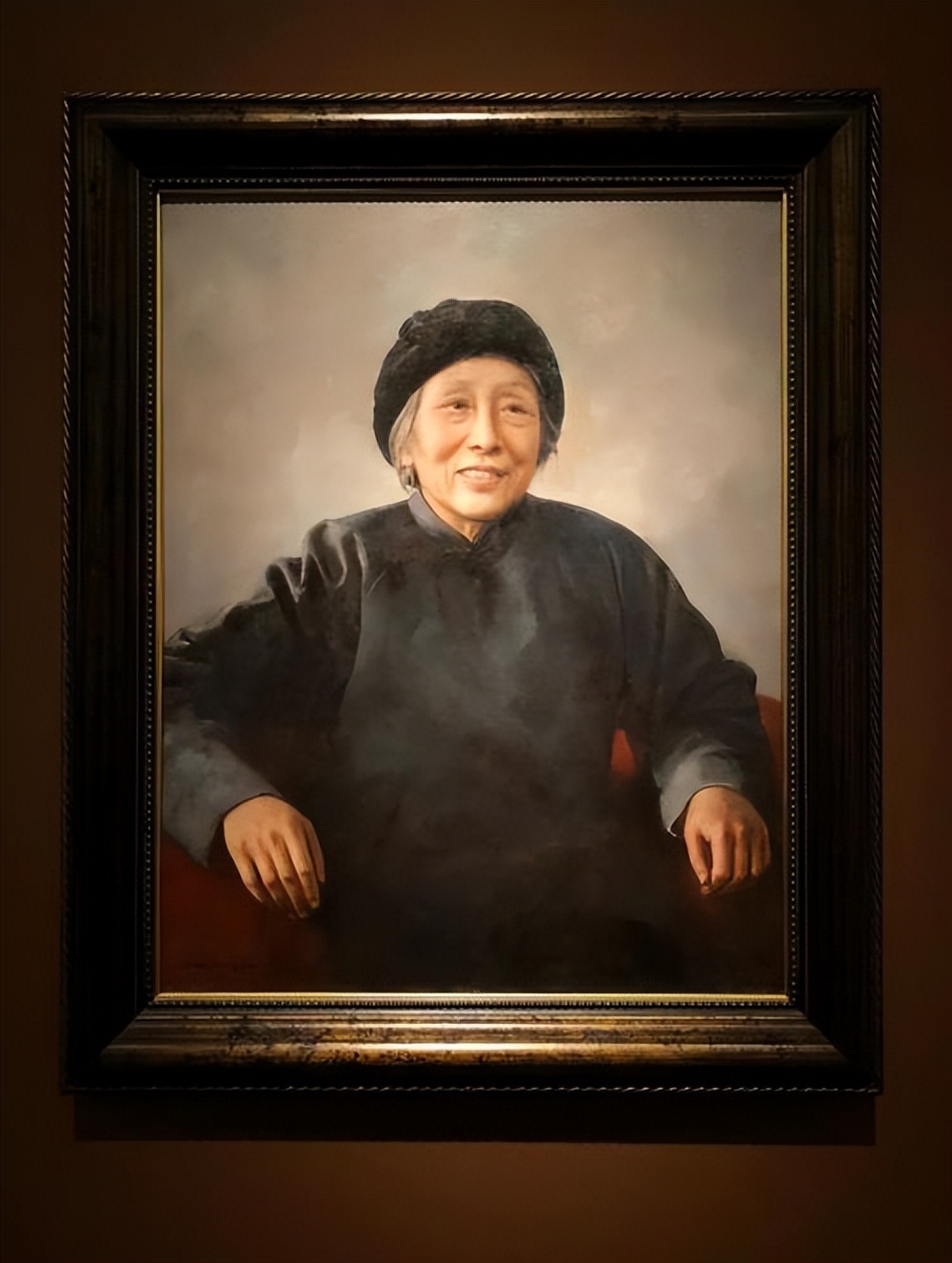 In 1972, a woman asked Premier Zhou for a burial, and Premier Zhou ...