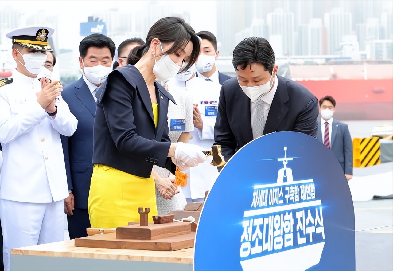 The Jeongjo King of South Korea was launched, and it is known as the ...