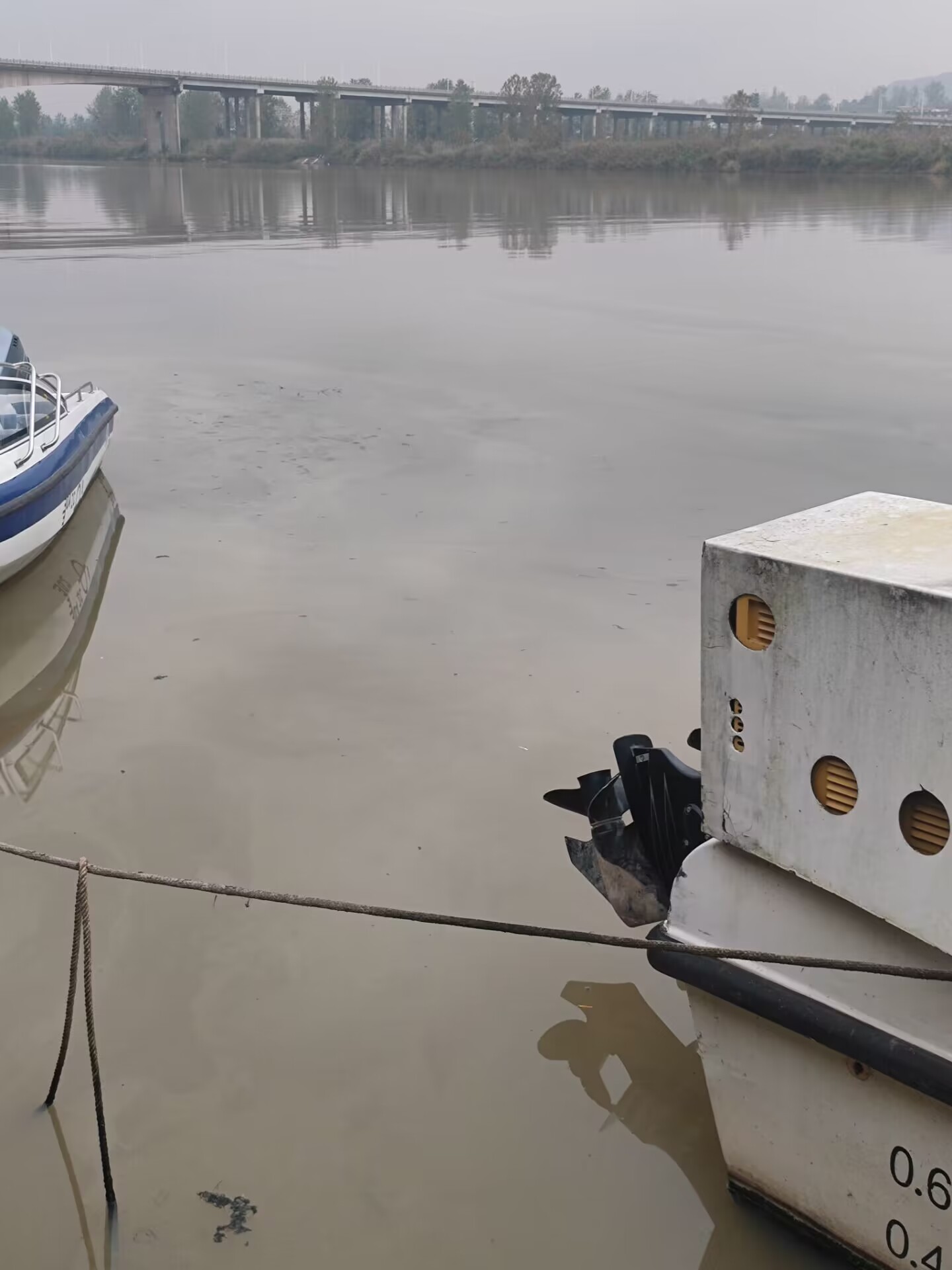 Walking along the Jialing River in the Sangzi Scenic Spot in Peng'an, I ...