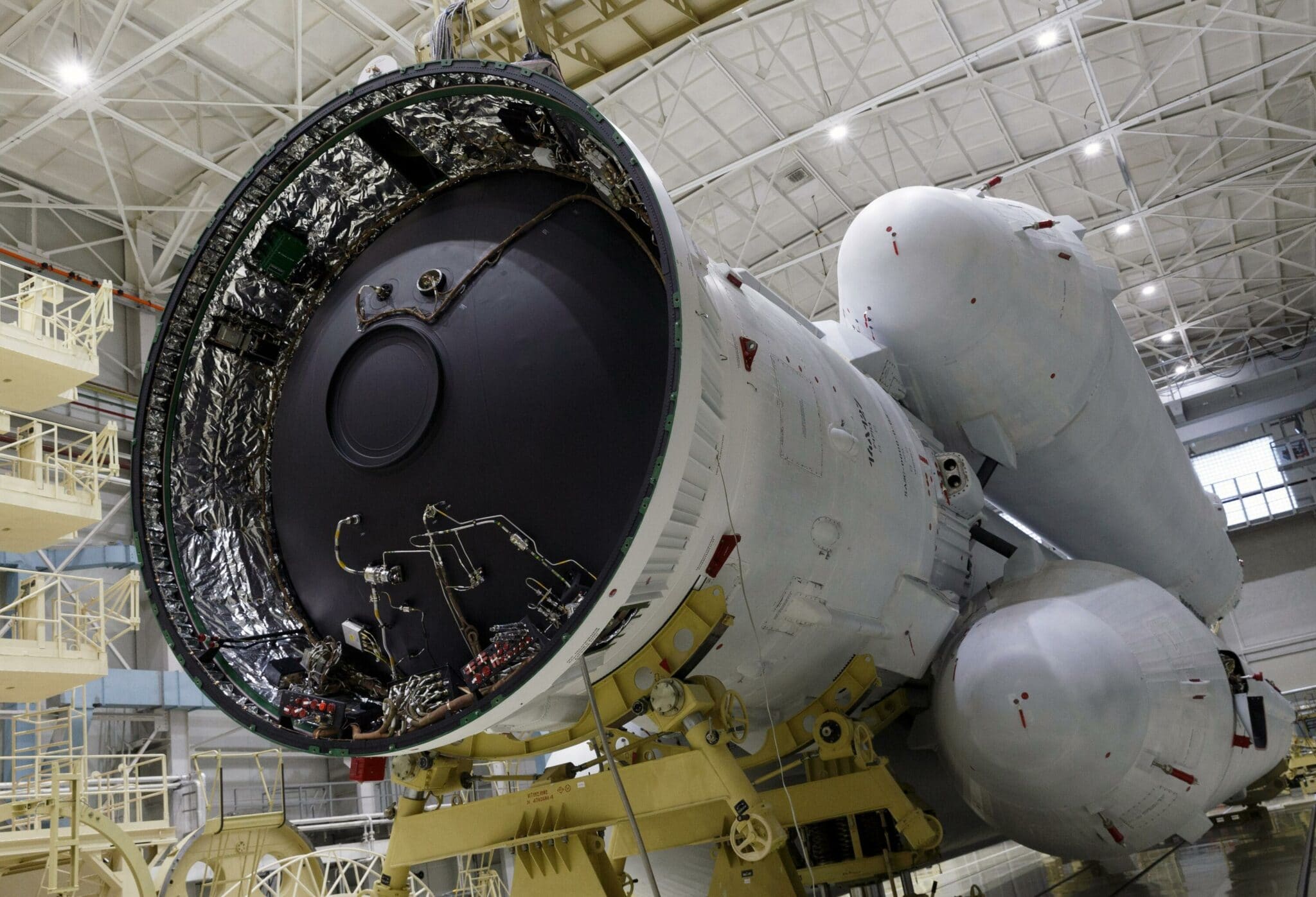 Rogozin says timing of new heavy duty Angara-A5 - iNEWS