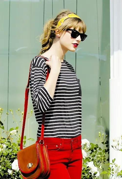 The queen of street photography in those years, Taylor Swift, dressed ...
