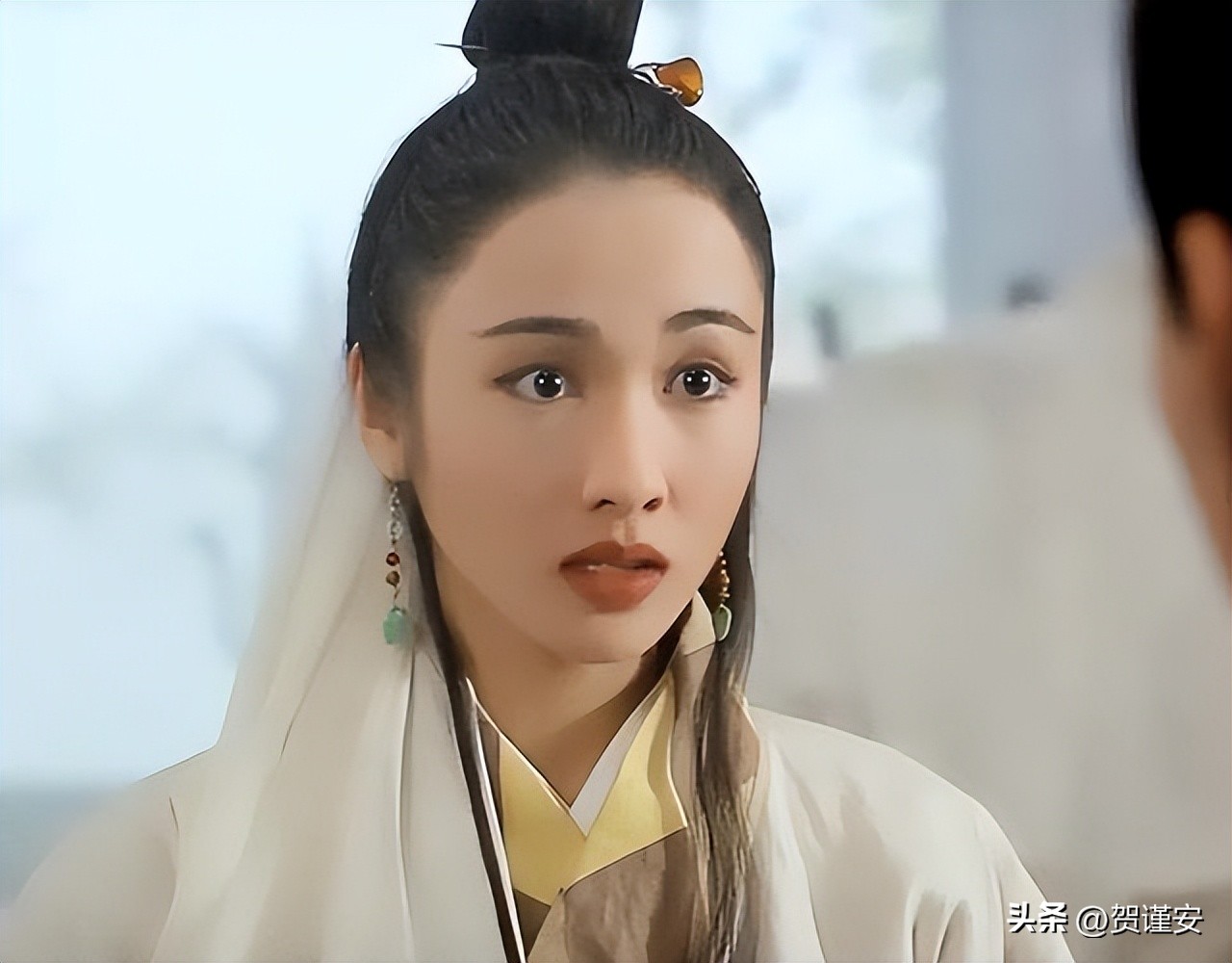 Married to a disabled rich man 15 years older, and a family of 5 with 3 ...