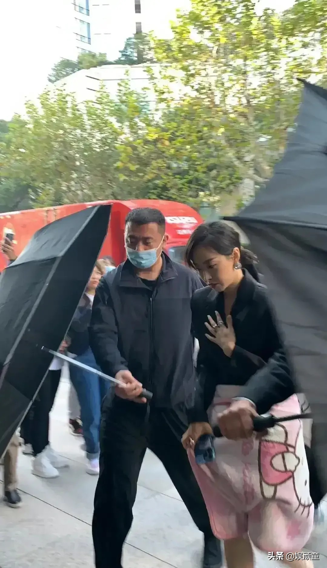 When Victoria Song meets an embarrassing moment when she is out of the ...