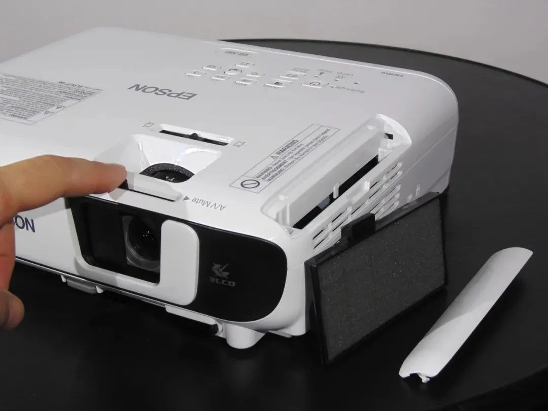 "Sofa Butler"How to choose a projector? Four things to know before ...