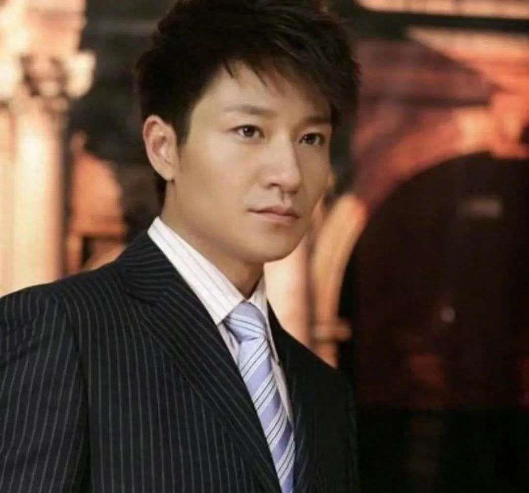 When 46-year-old Li Zonghan and 47-year-old Chen Long were in the same ...