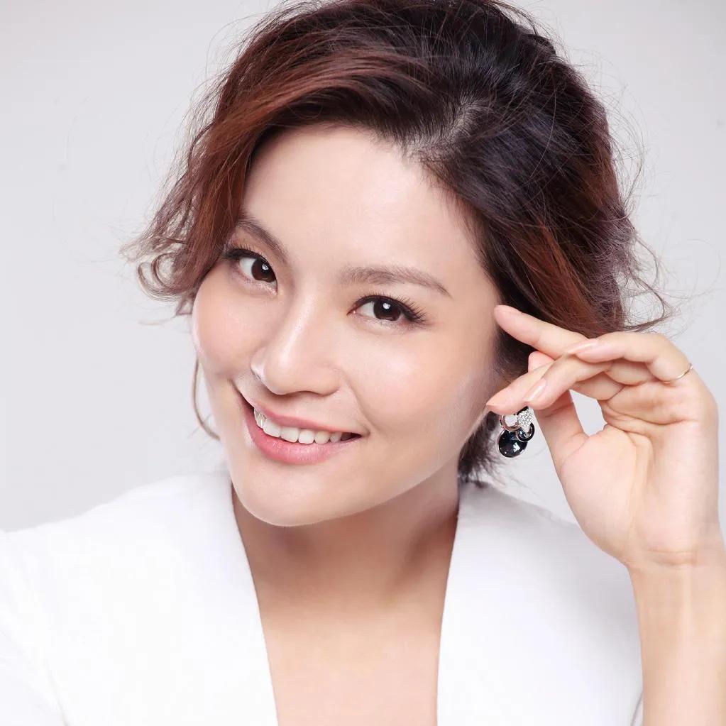 How beautiful is the CCTV anchor "Meng Shengnan"? - iNEWS