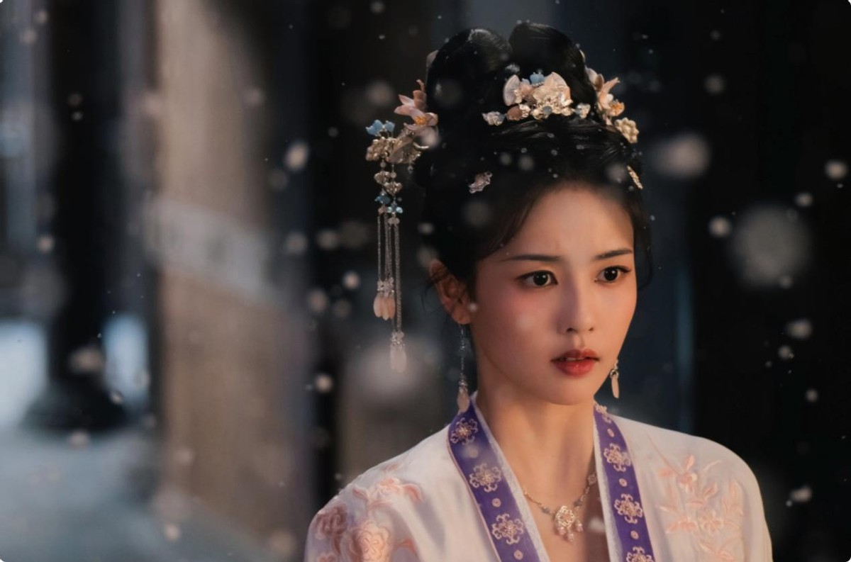 Yang Zi plays Xiaoyao, Xiao Zhan plays Shiying, and all of the 10 ...