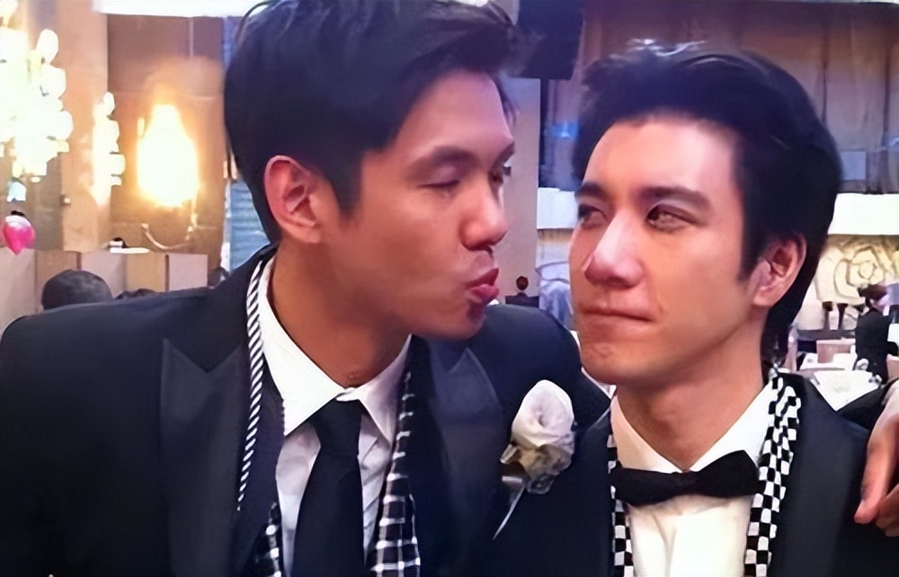 Photos of Leehom Wang and Vivian Hsu participating in the chaos of the ...