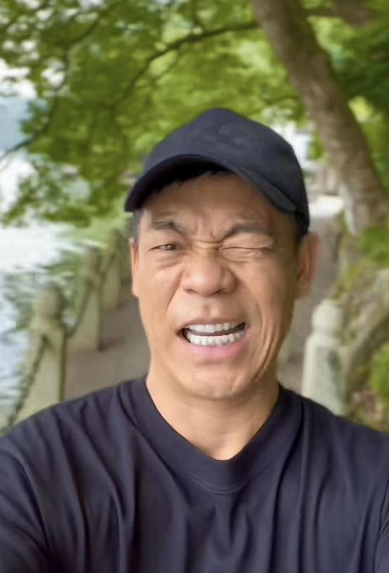 55-year-old Sun Hao took his parents on a trip to Hangzhou. He shares ...