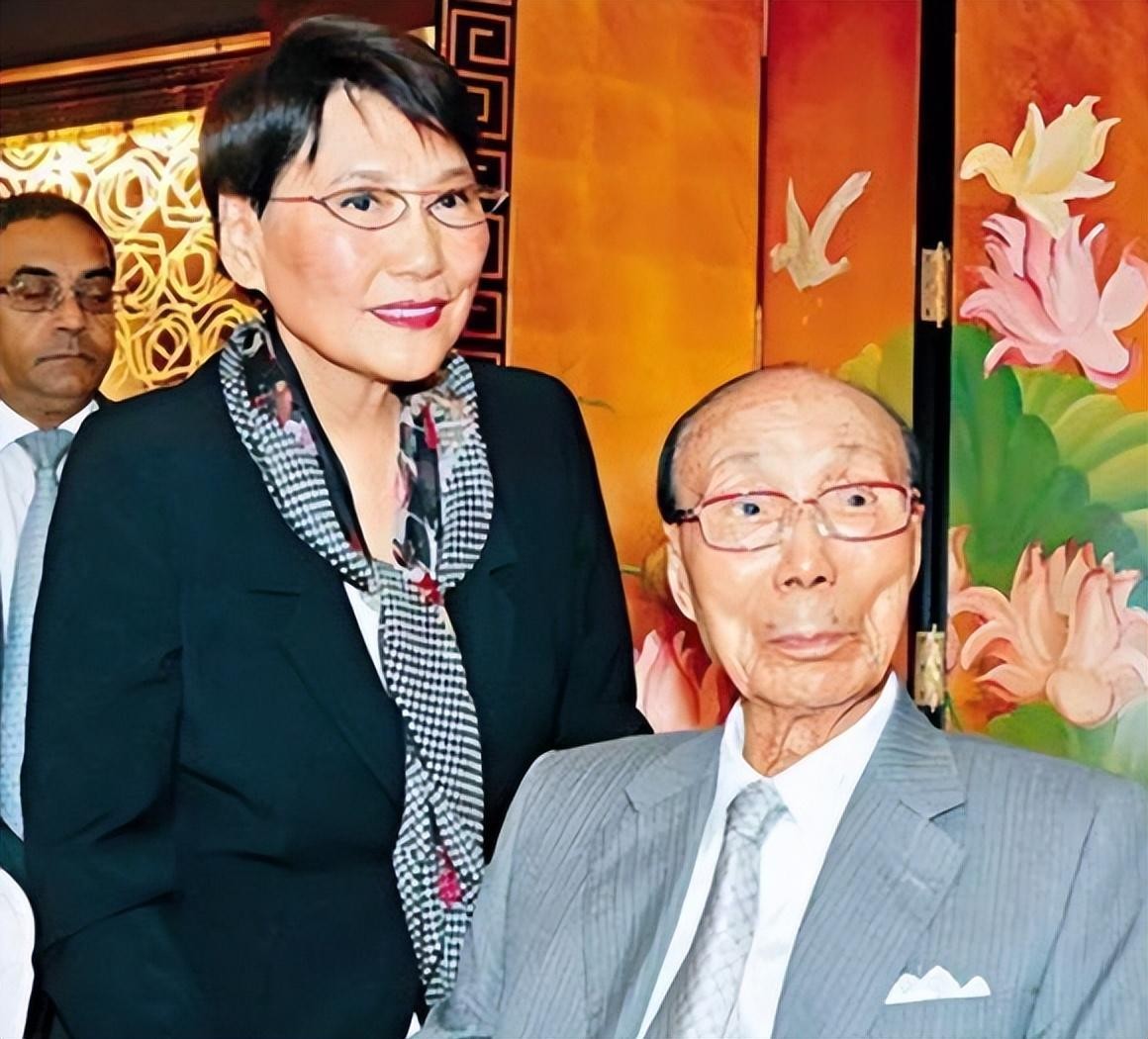 At the bleak moment when Run Run Shaw passed away, the four children ...