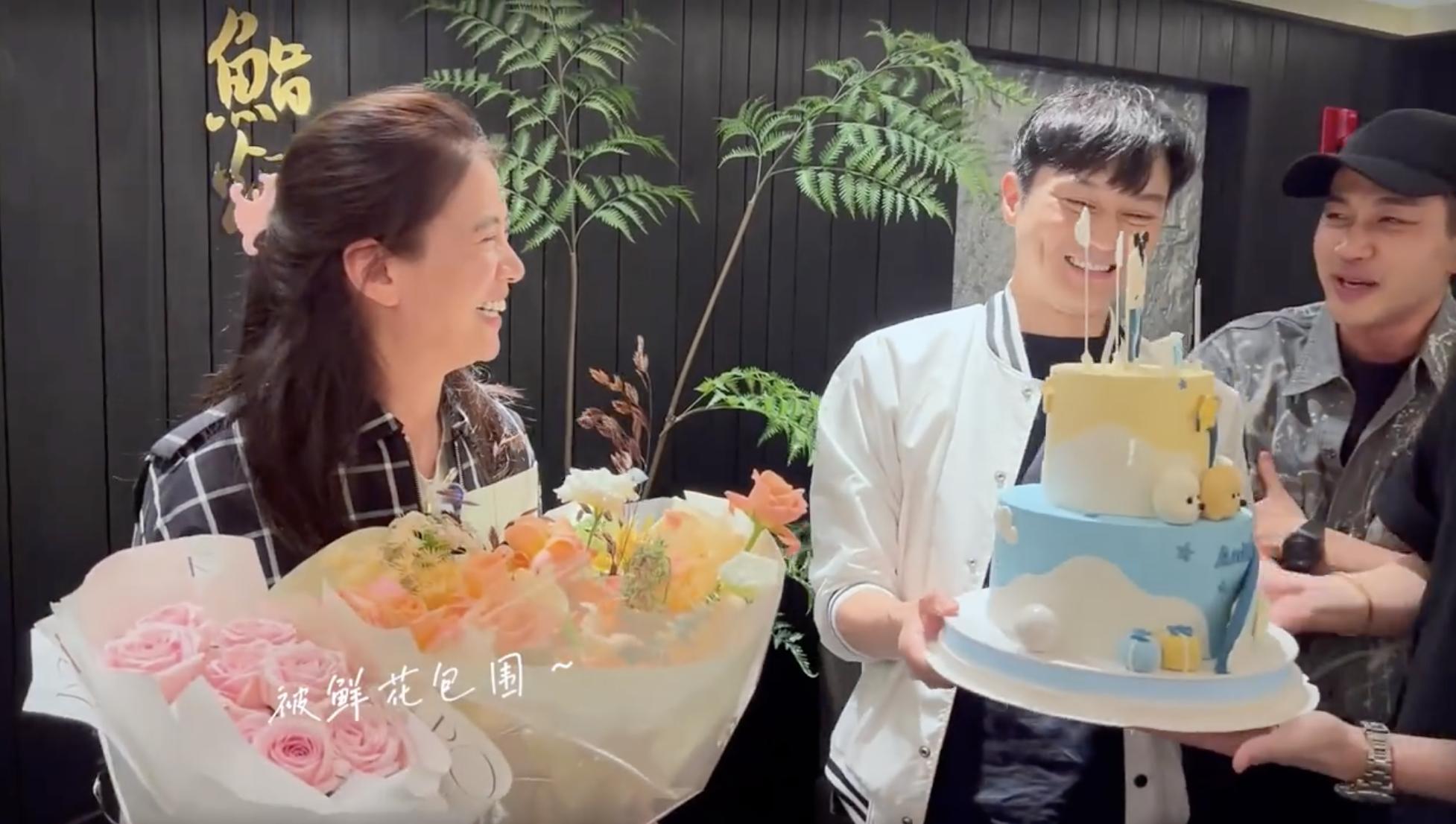 Zhang Zhilin gave a sweet kiss for 51-year-old Yuan Yongyi's birthday ...