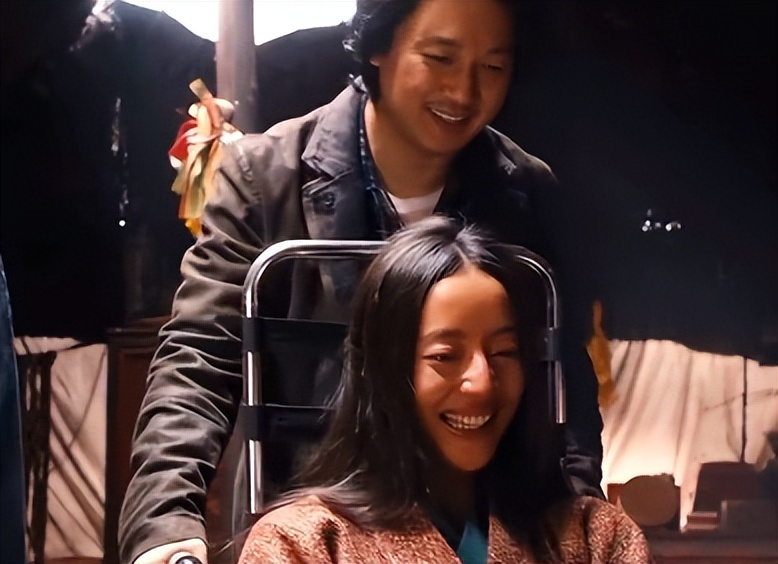 Actress Qin Xue has no scenes to shoot back to the countryside!In the yard, the action of ...