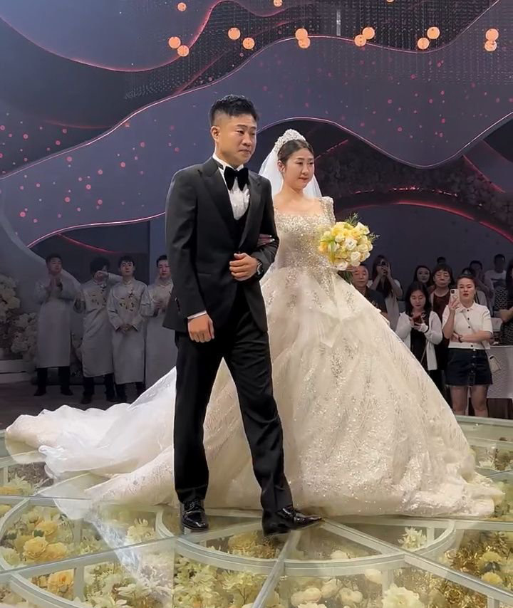 Liu Neng's son's wedding was extravagant, the celebrity gifts were made ...