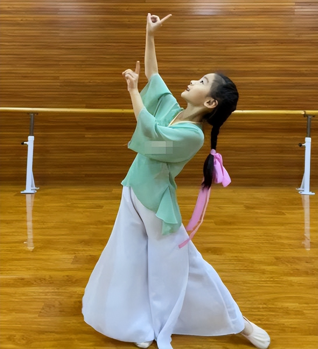 She has been with Andy Lau for 25 years, and she is still unmarried at ...