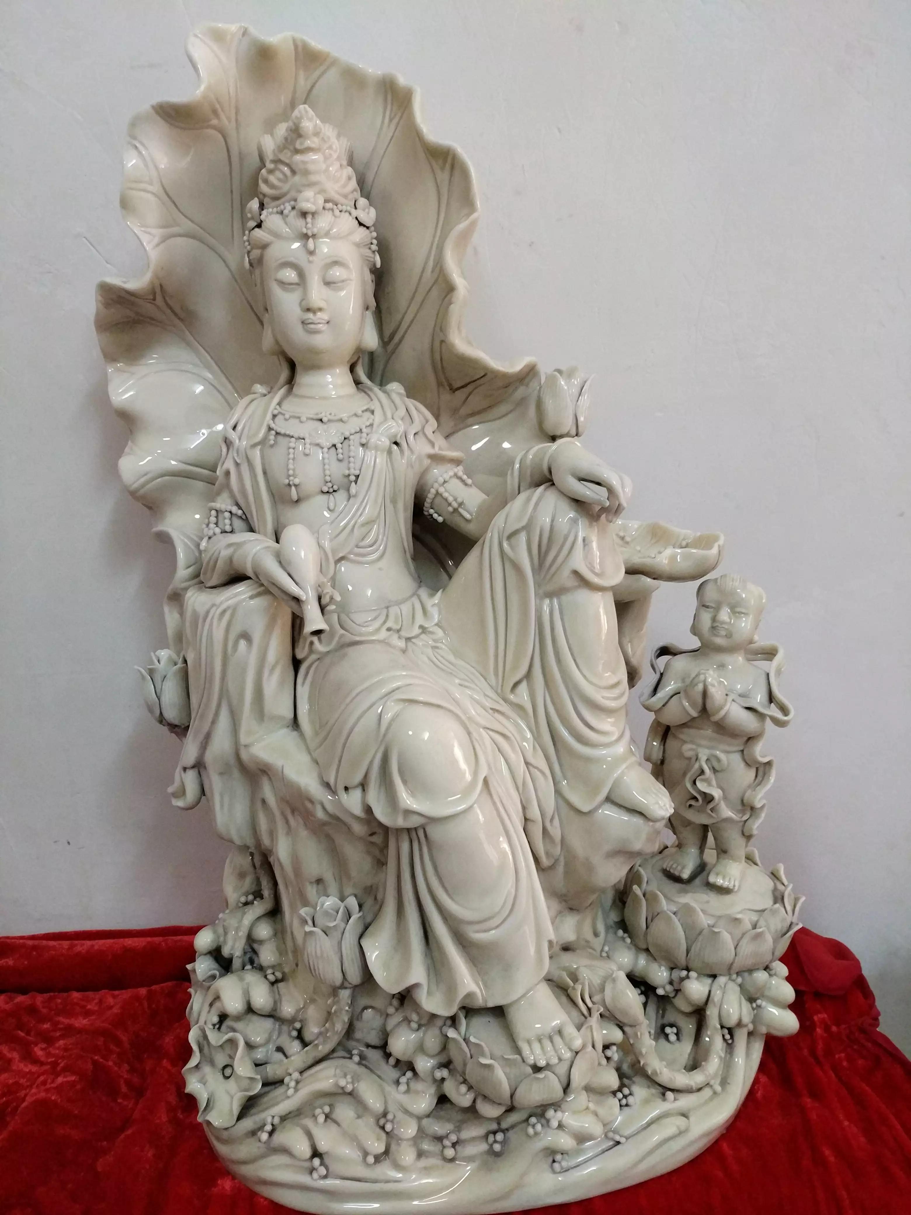 Dehua porcelain statue of Guanyin Bodhisattva - iNEWS