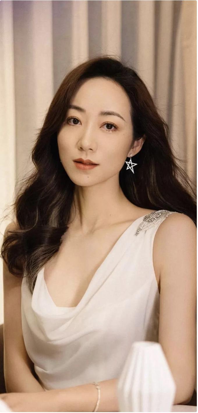 Cecilia Han (Cecilia Han) —— White and Elegant Beauty - iNEWS