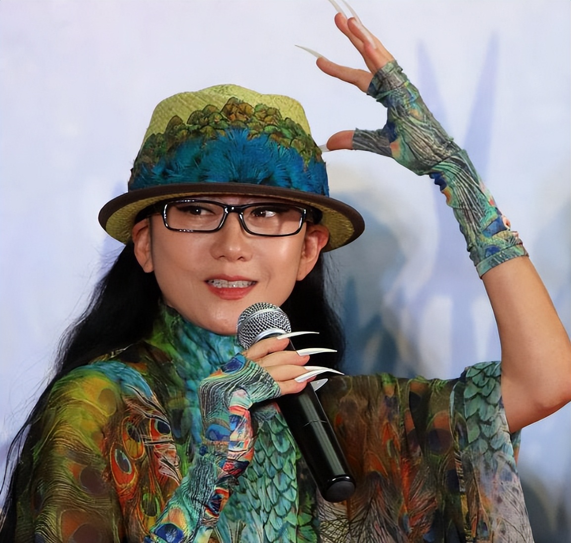 Yang Liping didn't take off her hat for 10 years. She thought it was a ...