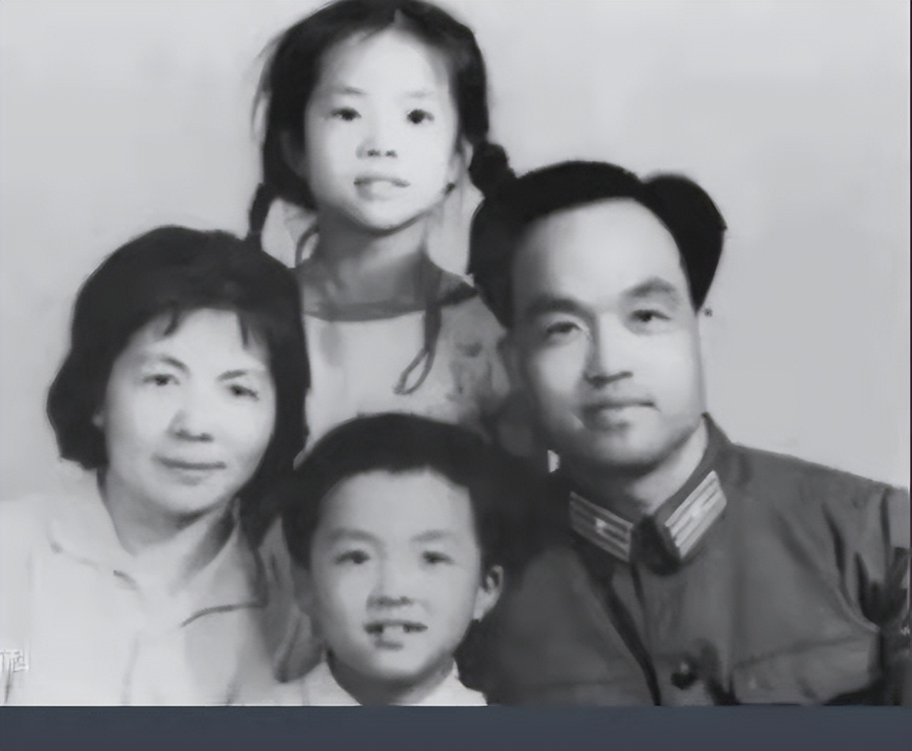 Gu Cheng's only son: He returned to China at the age of 10, and was ...