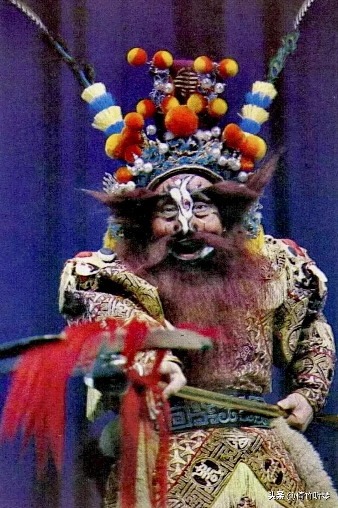 Zhao Songqiao plays Bu Wenzheng, and Wang Shaolou plays a trapeze man who descends from the sky ...