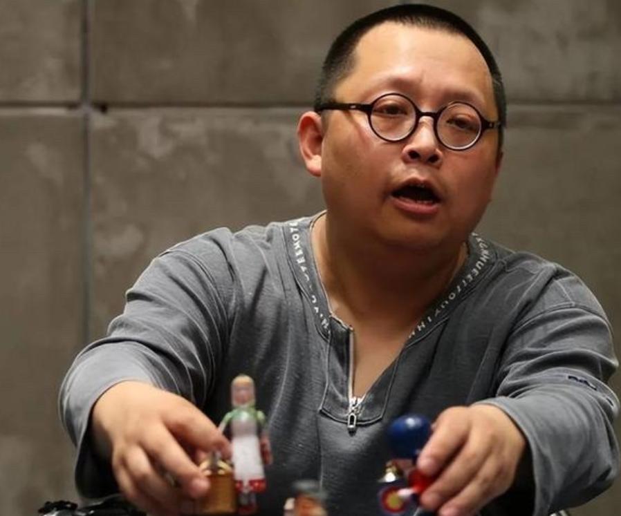 52-year-old Shi Hang's private chat records leaked! 12 women accused ...