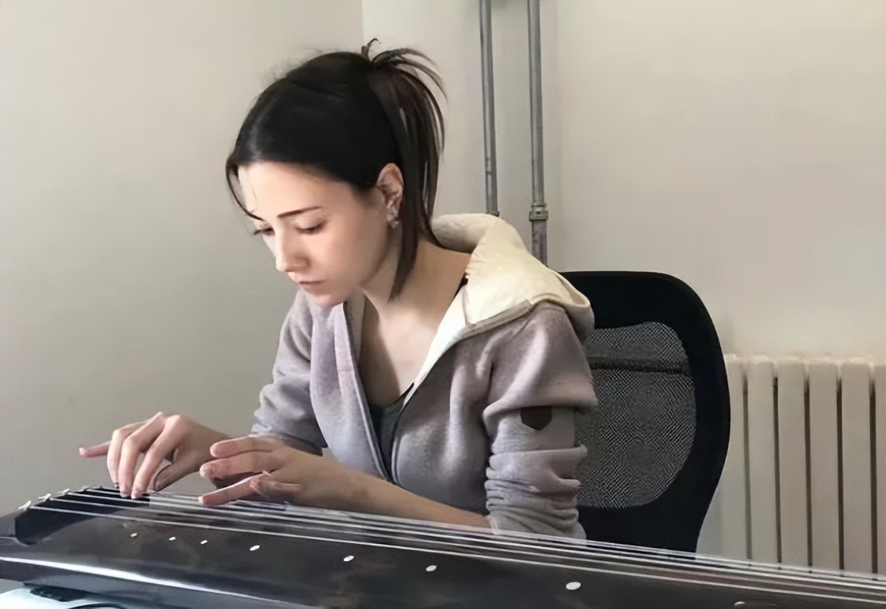 "Daji" Naran continuously posted behind-the-scenes photos of "Fengshen ...