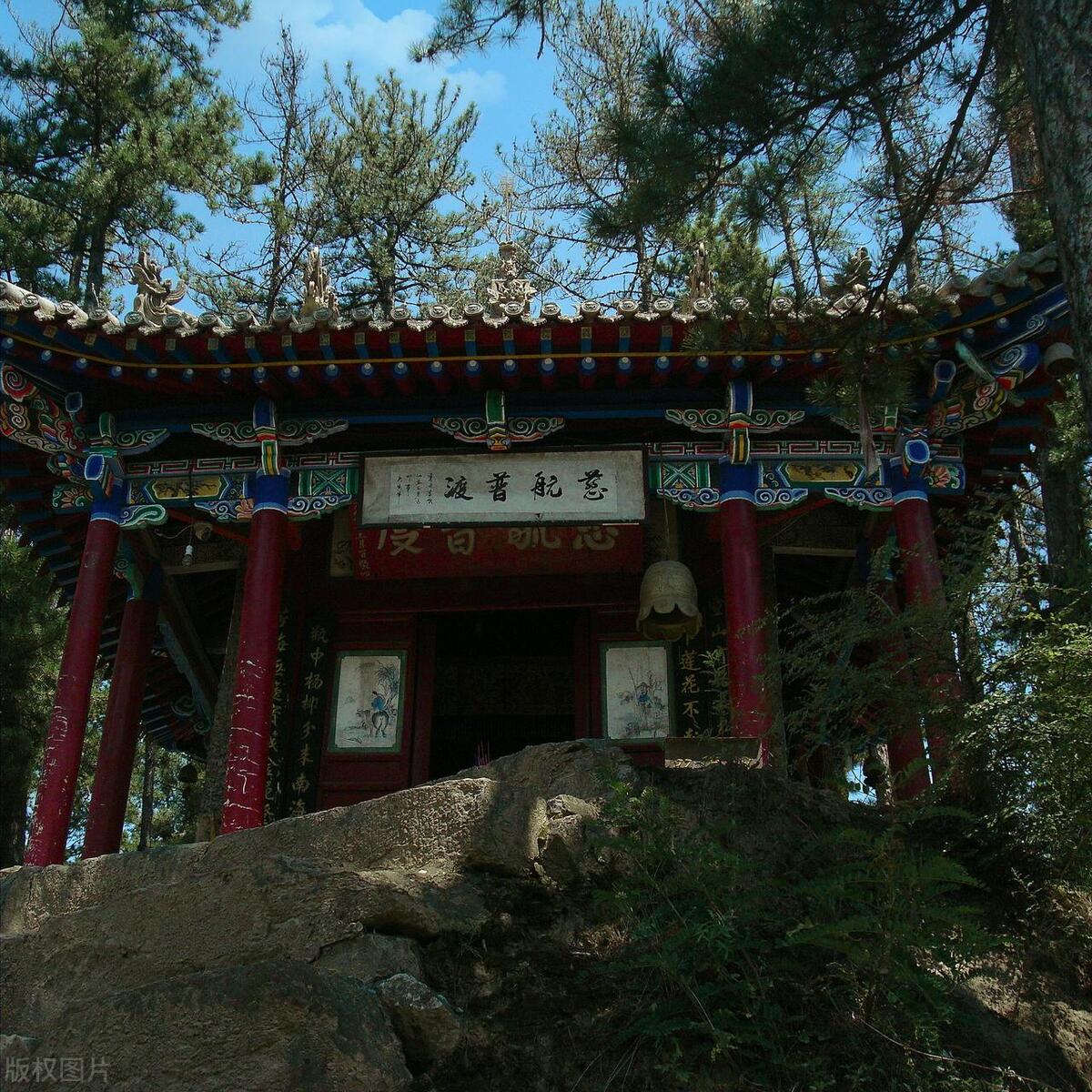 Guiqing Mountain Scenic Area, 15 kilometers long from north to south ...