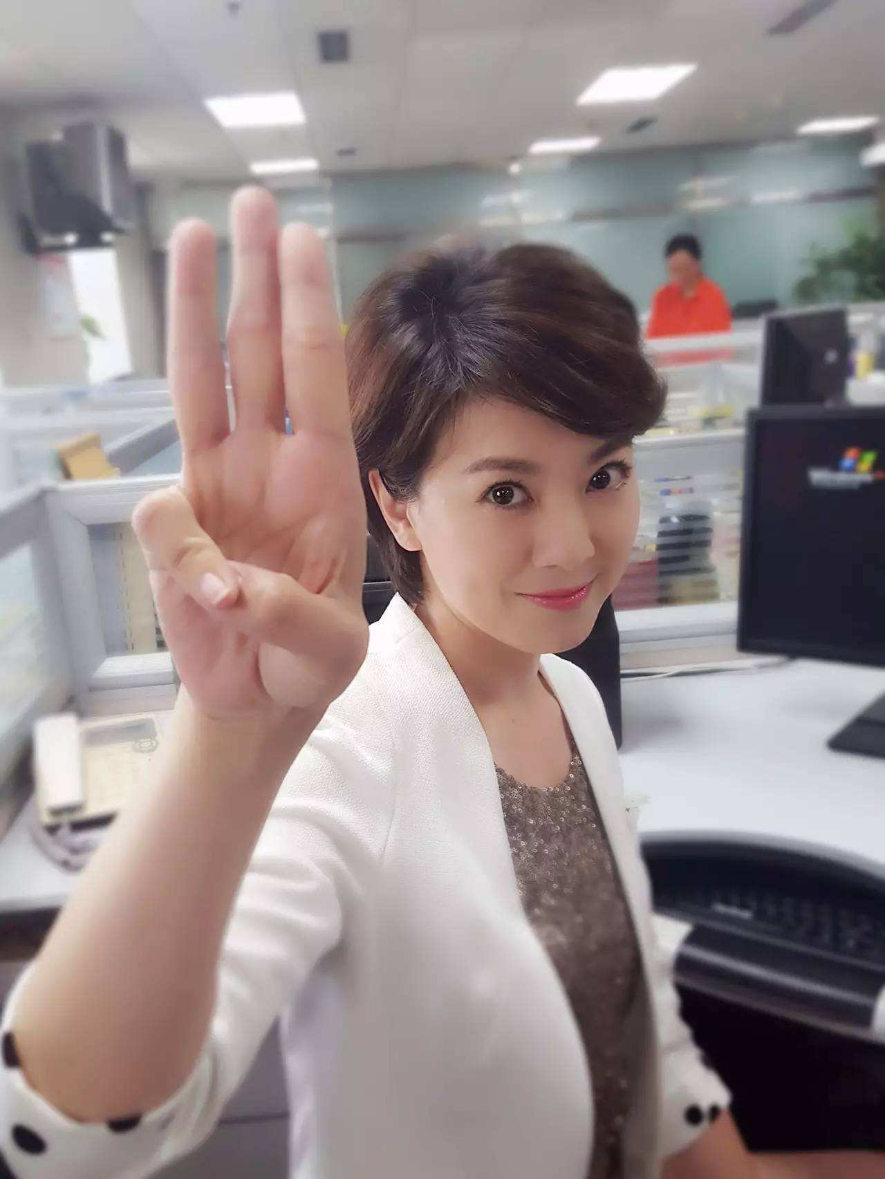 The host Zhu Xiawo was suspended from her job. Is she wronged? - iNEWS