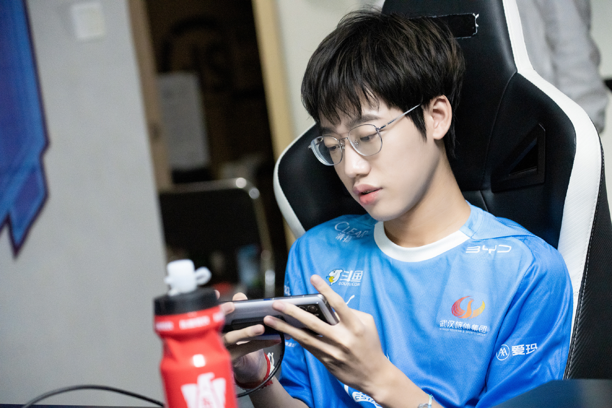 eStar hits the upper bracket, Qing Rong and a top mid-laner game, KSG ...