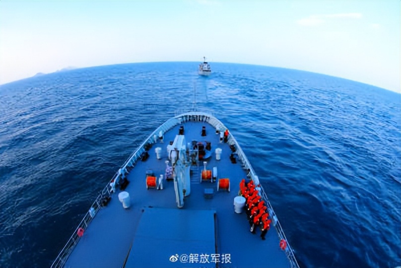 let's go! Watching the sea training of a service ship brigade of the ...