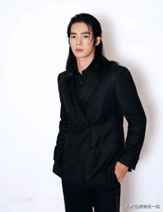 Yu Shi: A rising star at the pinnacle of his acting career, he co ...