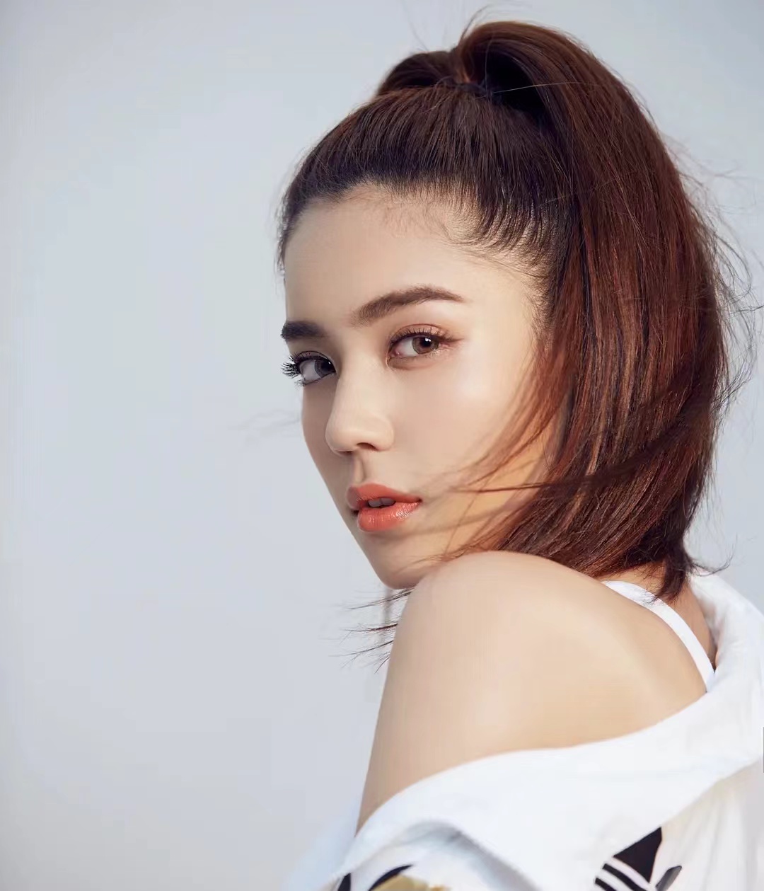 "Three Points Wild": Wu Qian, who escaped her appearance and returned ...