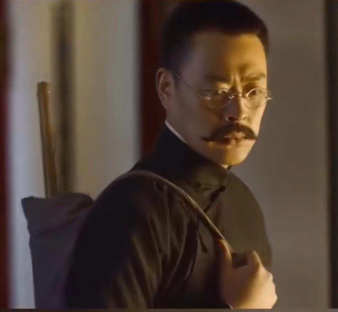 Zhang Tong, a powerful actor, lives for the role - iNEWS