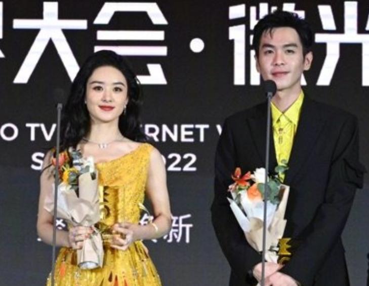 This night, Guan Xiaotong showed off her long legs on the red carpet, but Jin Chen and Yang Ying ...