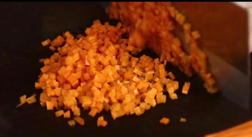 Teach you a new way to eat beans, not fried, stewed or cold, delicious ...