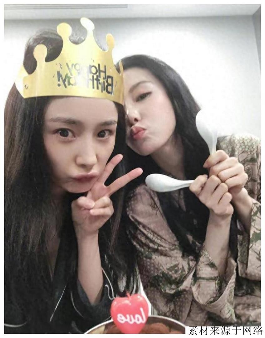 Liu Shishi posted a photo to celebrate Yang Mi's birthday, showing a long-lasting friendship ...