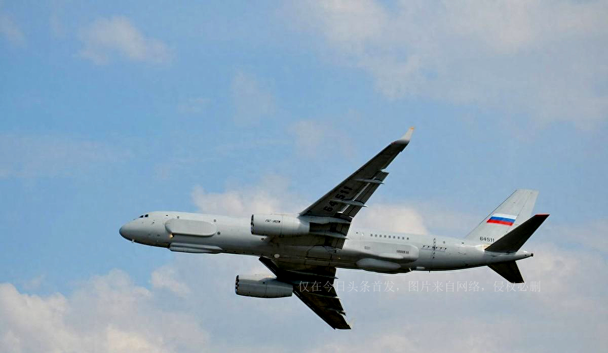 The Russian army used Tu-214 reconnaissance aircraft to approach ...