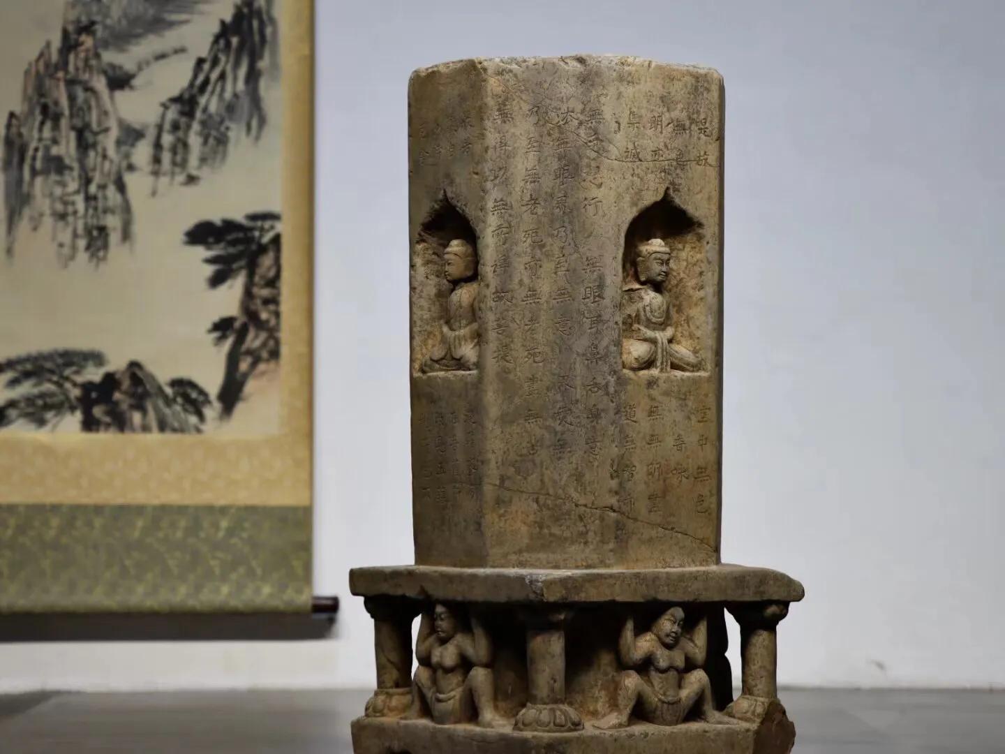 The octagonal stone column bluestone is 70 high and the bottom is 33 ...